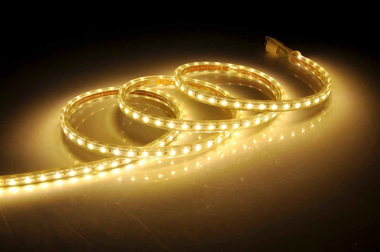O que considerar na hora de comprar fita LED? - Eletrossetti